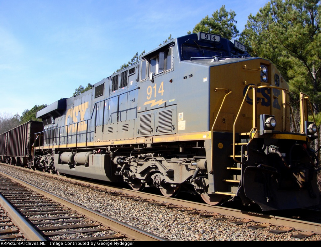 CSX 914 empty coal train